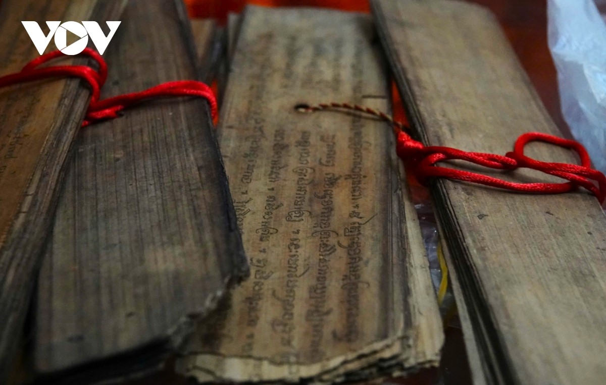 Keeping the faith: Khmer monks revive ancient script art