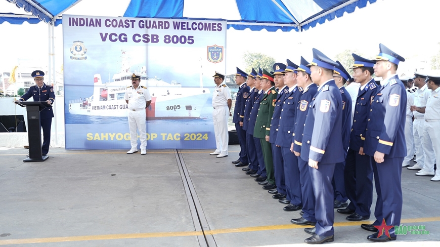 Tàu CSB 8005 bắt đầu chuyến thăm và giao lưu với Lực lượng Bảo vệ bờ ...