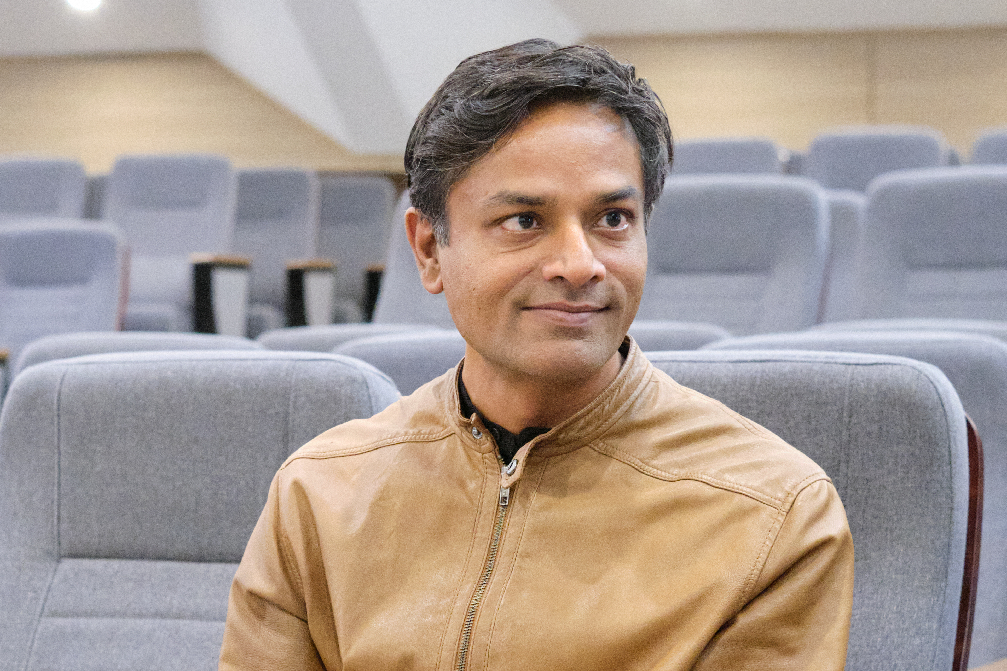 Khan Academy mong muốn hỗ trợ Việt Nam sử dụng AI trong cải thiện việc ...